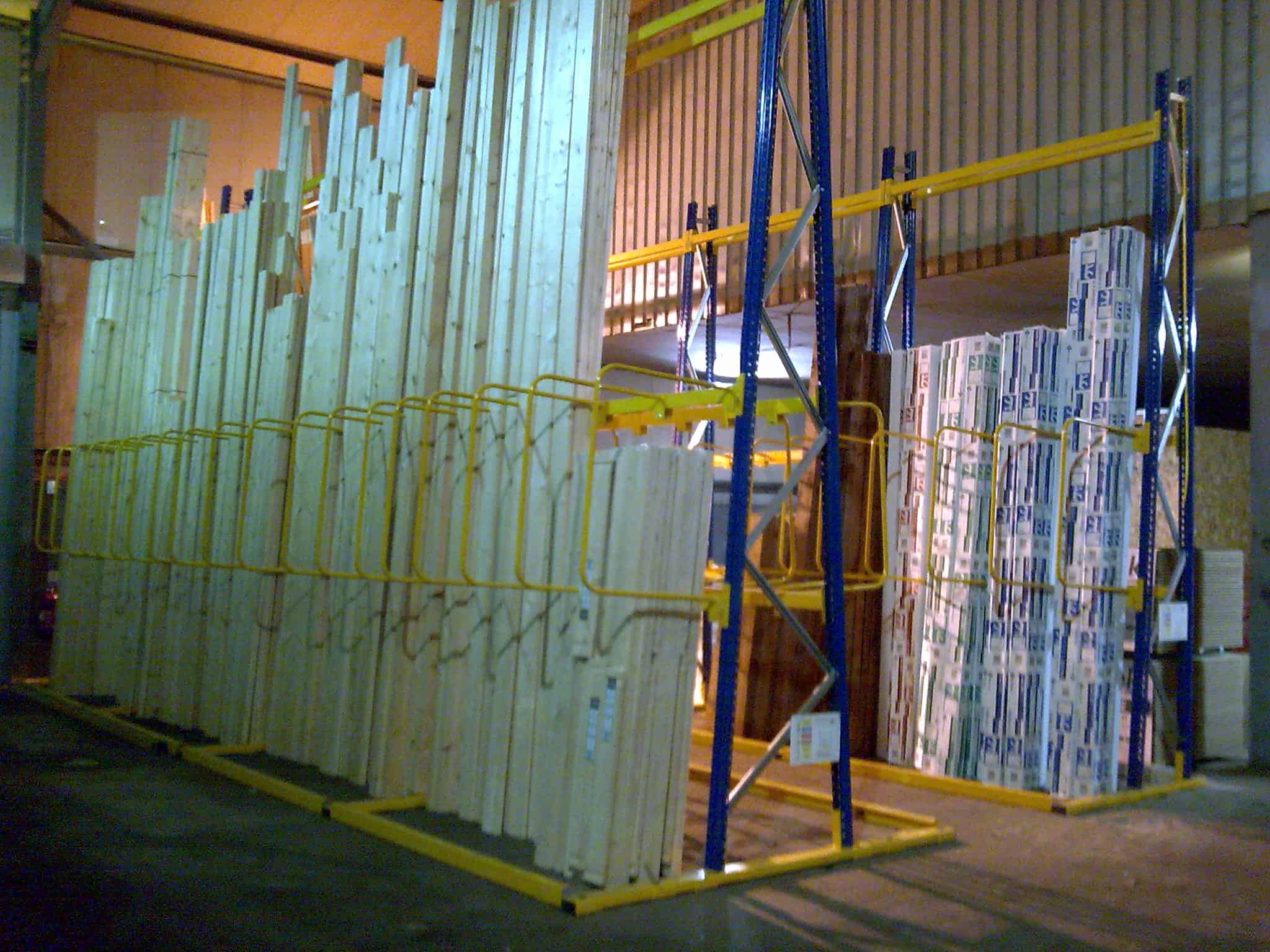 Vertical Storage Solutions for Warehouse Efficiency | S.E.M.CO